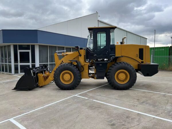 Summit 946 11T Wheel Loader - Pickman Equipment