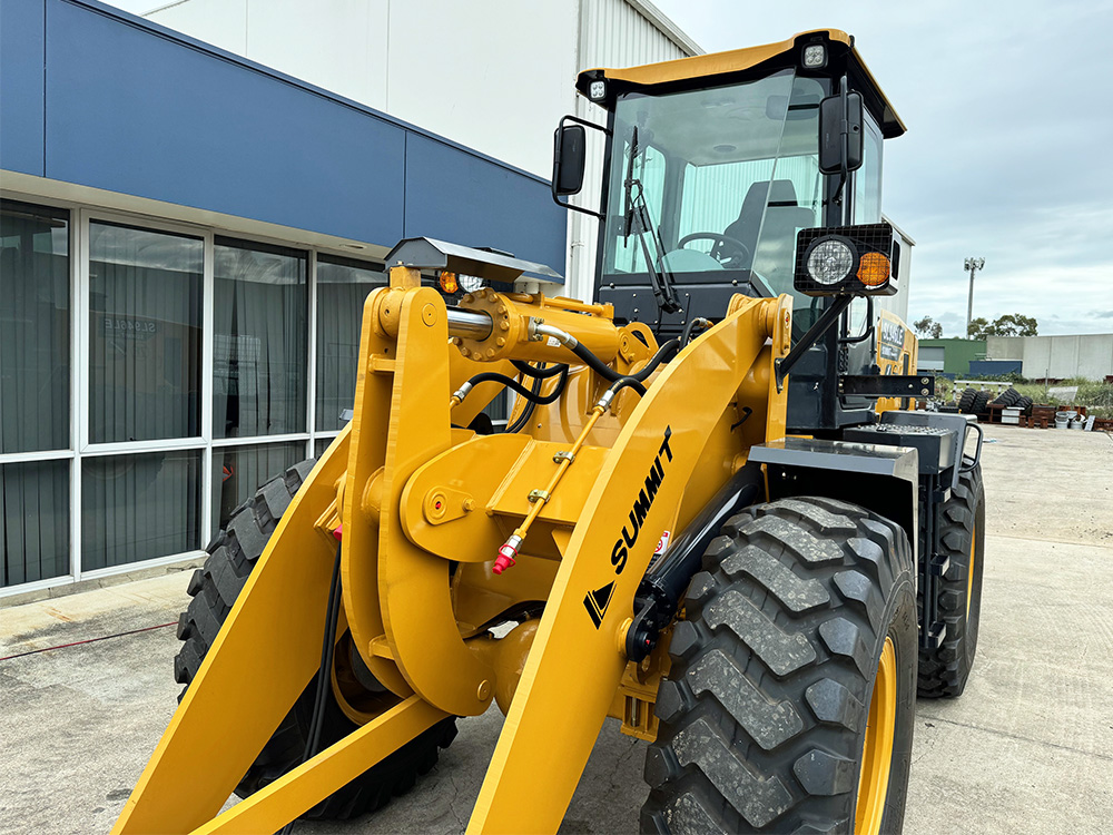 Summit 946 11T Wheel Loader, 180HP Cummins, 4 Speed ZF - Pickman Equipment