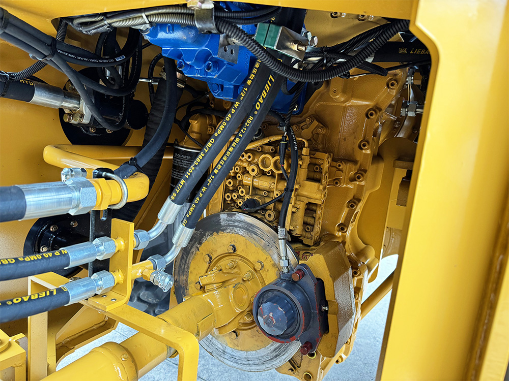 Summit 946 11T Wheel Loader, 180HP Cummins, 4 Speed ZF - Pickman Equipment