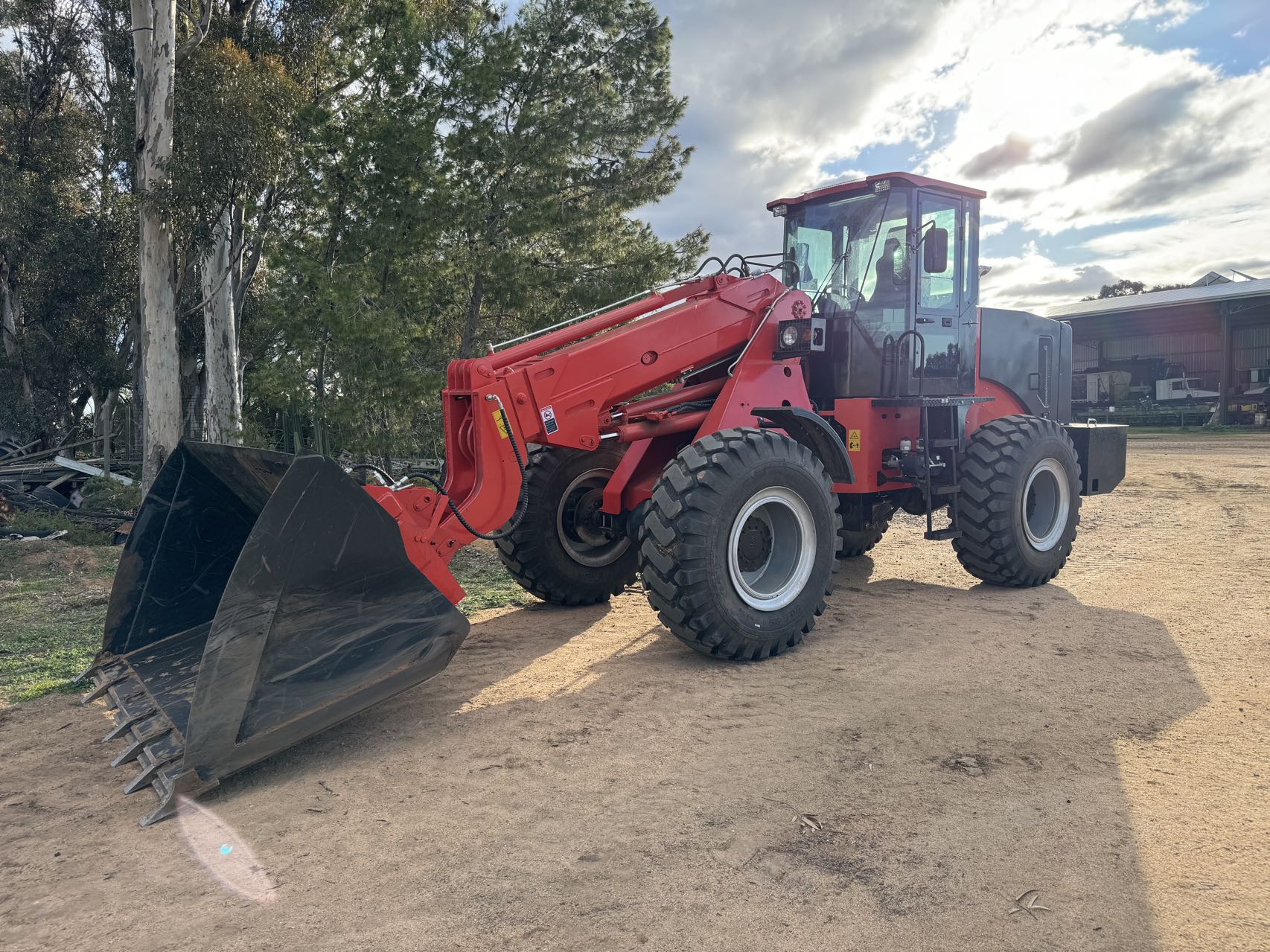 Mammut TL4000 Telescopic Loader, 180HP Cummins - Pickman Equipment