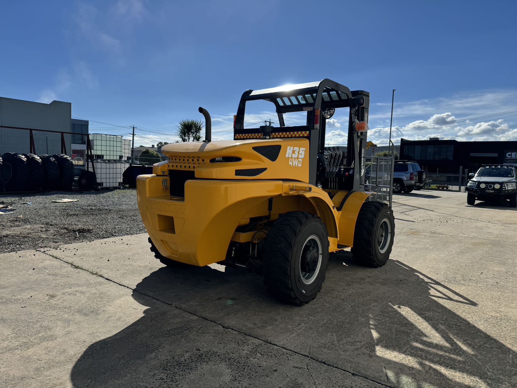 Mammut H35C 4WD Rough Terrain Forklift - Pickman Equipment